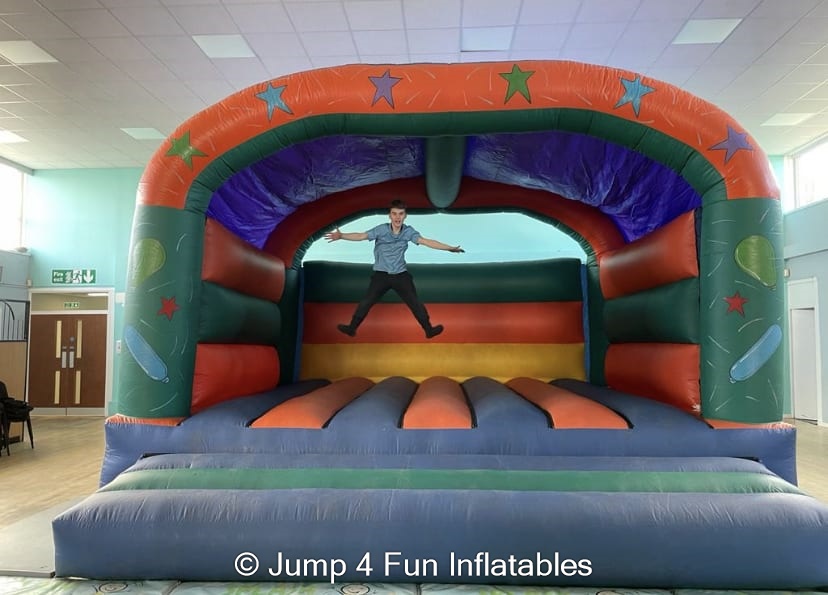 Mega Balloons and Stars Bouncy Castle - Hire in Glasgow | Jump 4 Fun ...